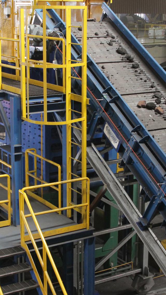 Crusher infeed/outfeed conveyor | Magaldi