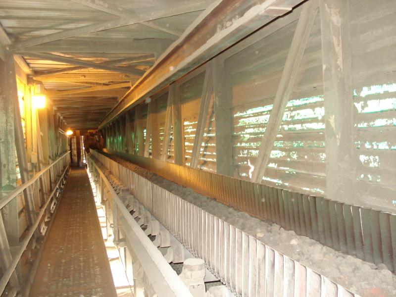 Steel belt conveyor for clinker transport from dome to dome | Magaldi