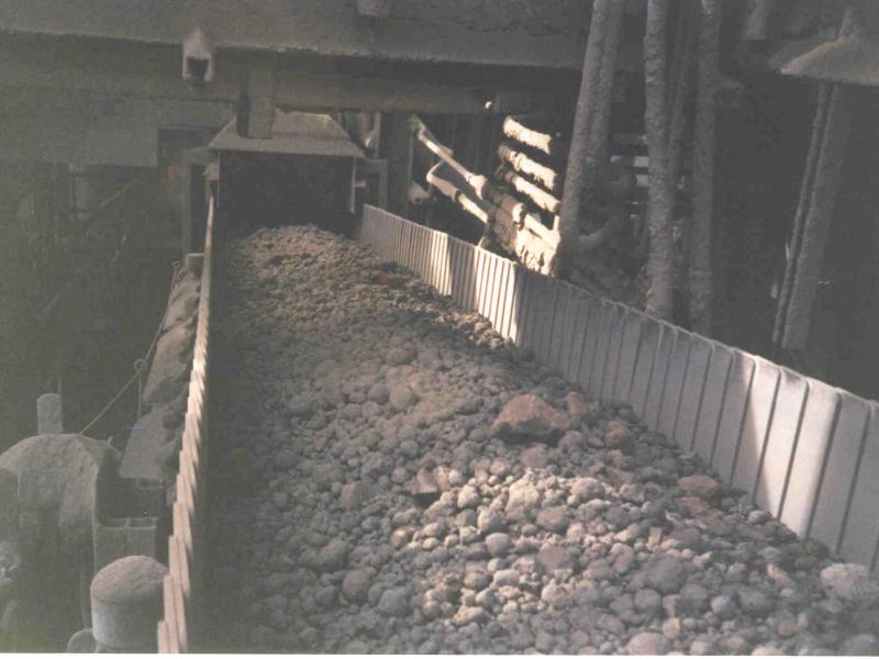 Steel belt conveyor for clinker transport from dome to dome | Magaldi