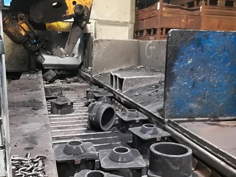 Casting degating & sorting conveyor | Magaldi