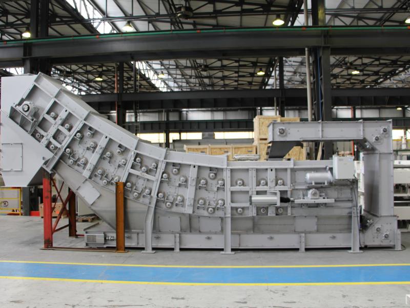 Bucket conveyor for hot clinker transport at steep inclines | Magaldi