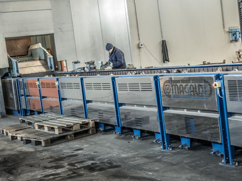 Casting degating & sorting conveyor | Magaldi
