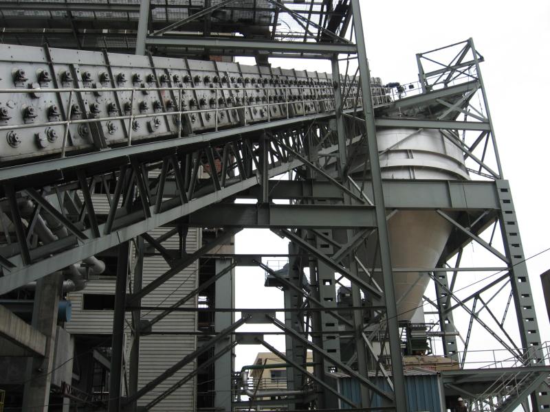 Dry bottom ash handling system for high-ash content coals | Magaldi