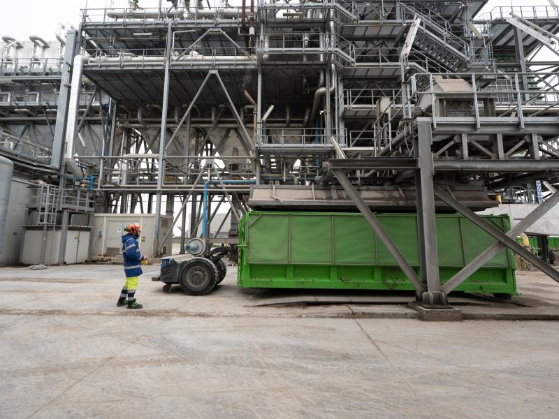 Dry bottom ash handling system for Biomass to Energy Boilers | Magaldi